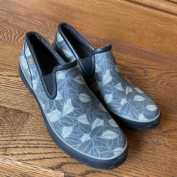 Bogs | Shoes | Gray Ankle Bogs Clogs | Poshmark